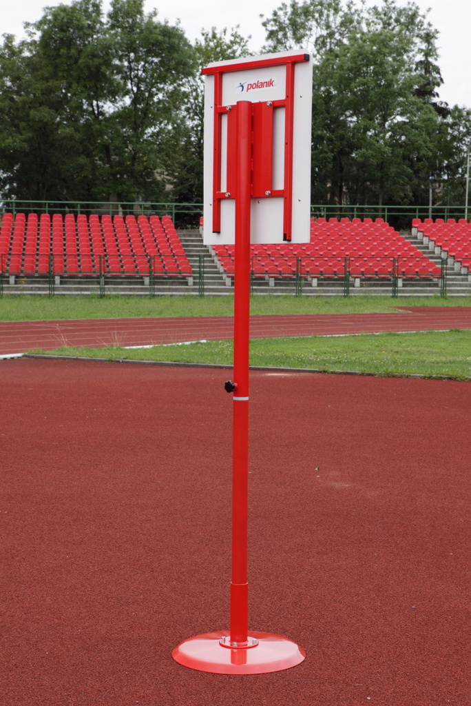 Informační tabule polohy stojanu pro skok o tyči